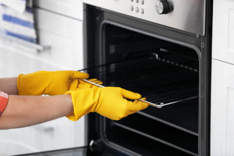 How to Clean Oven Racks: Step-by-Step Methods That Actually Work | CMA ...